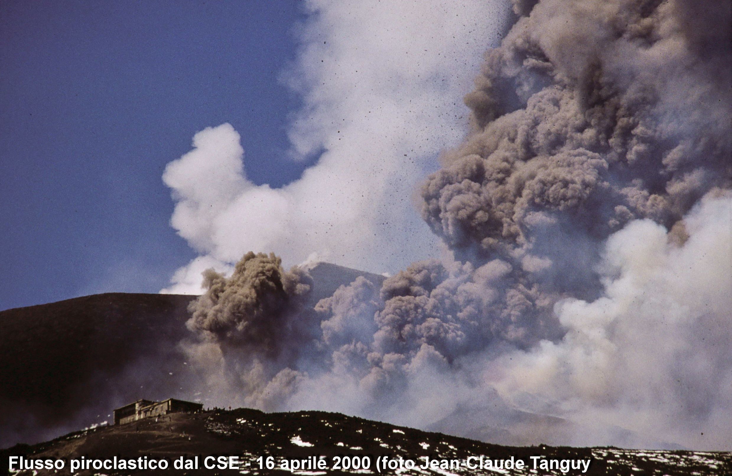 RIDOTTO 16 aprile 2000 –flusso piroclastico dal CSE (foto Jean-Claude ...